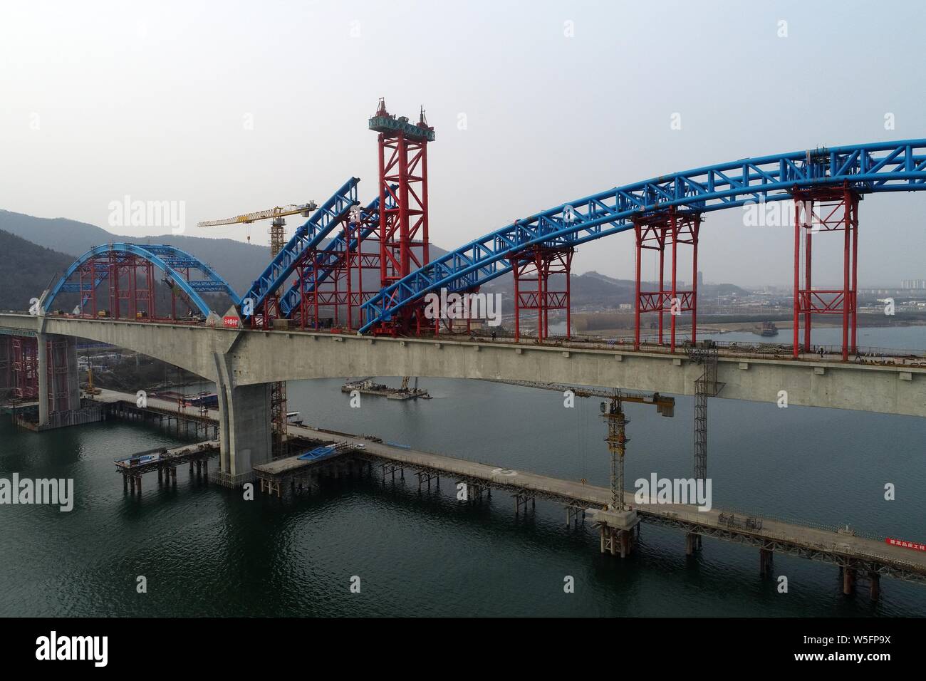 The Cuijiaying Hanjiang River Bridge of Wuhan-Shiyan high-speed railway ...
