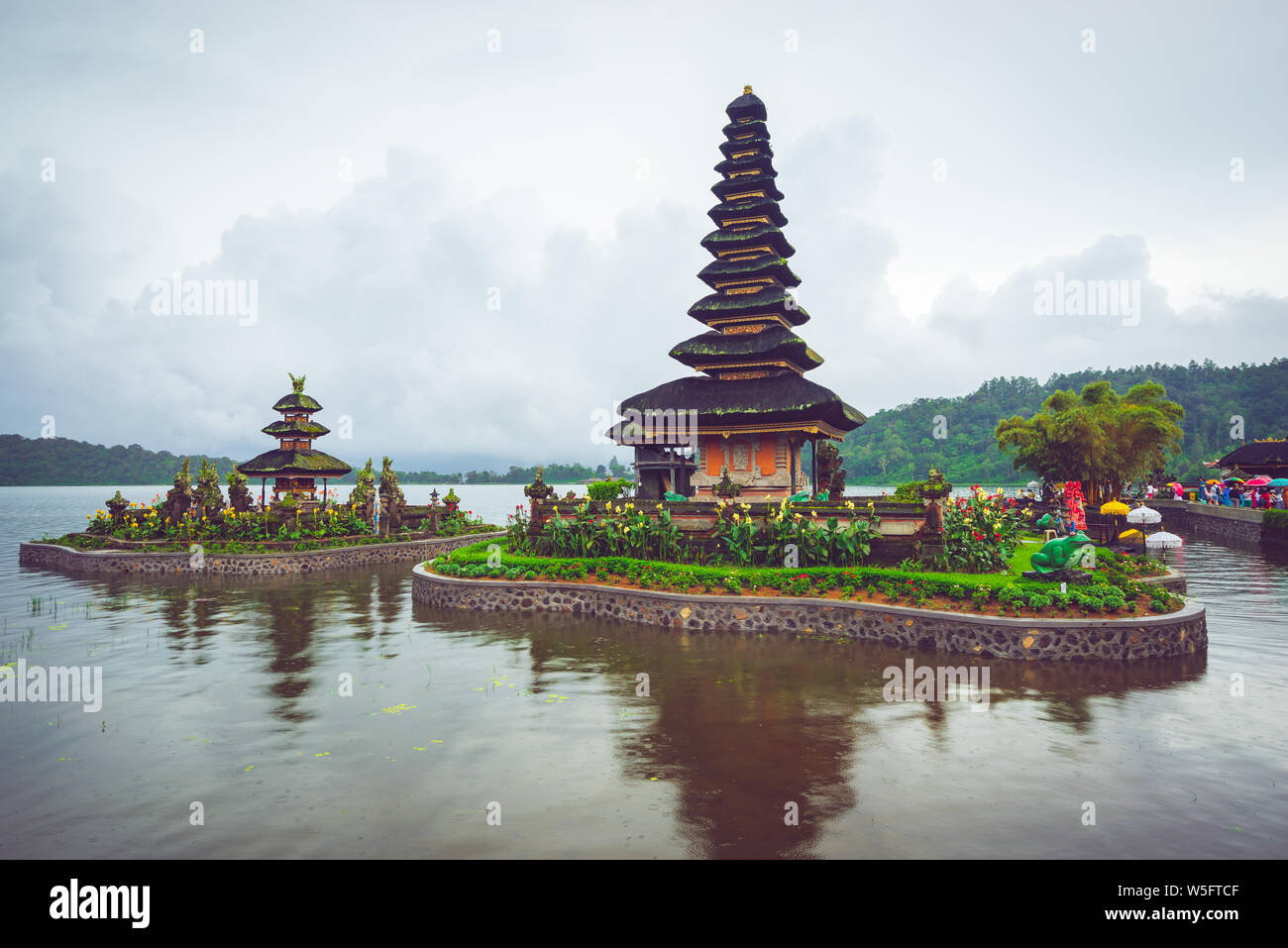 Cloudy but yet a beautiful view of Pura Ulun Danu Bratan, a Hindu ...