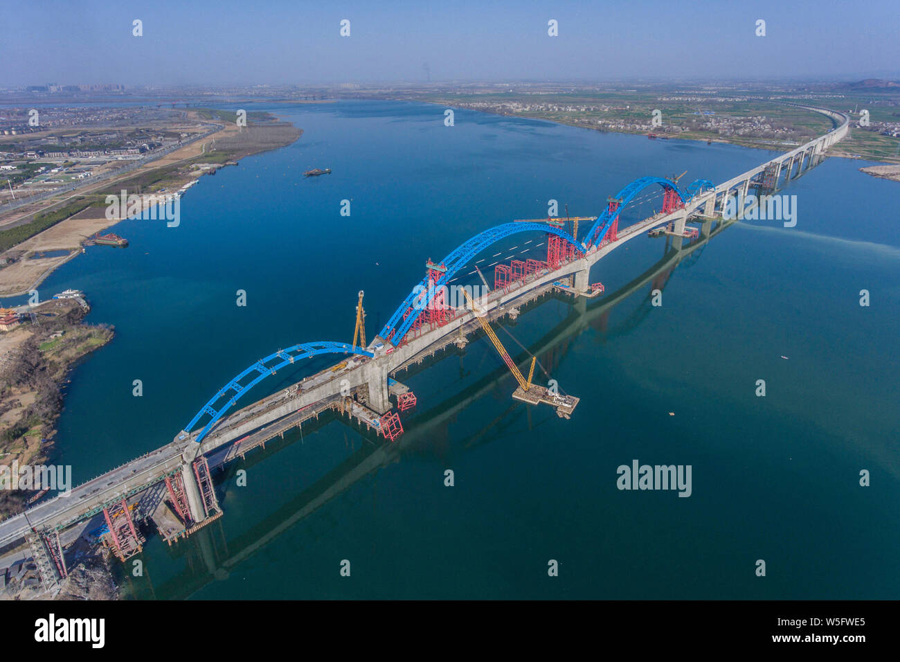 Cuijiaying hanjiang river bridge hi-res stock photography and images ...