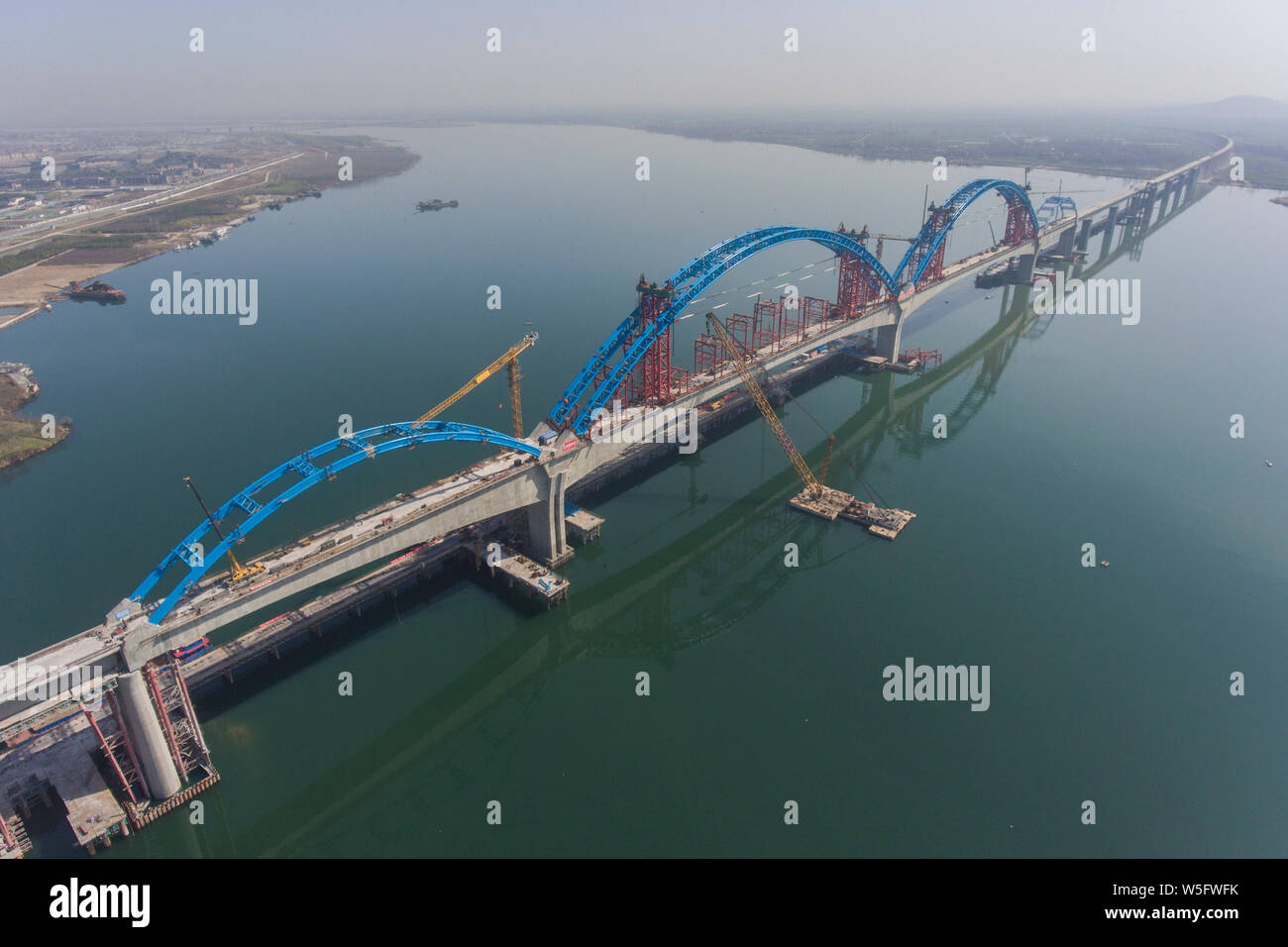Cuijiaying hanjiang river bridge hi-res stock photography and images ...