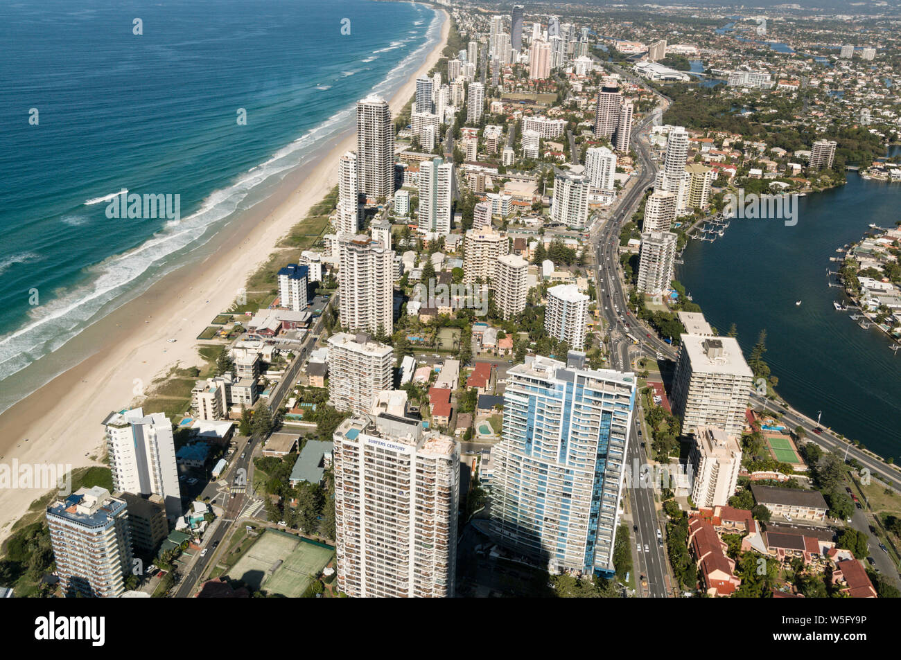 Q1 building hi-res stock photography and images - Alamy