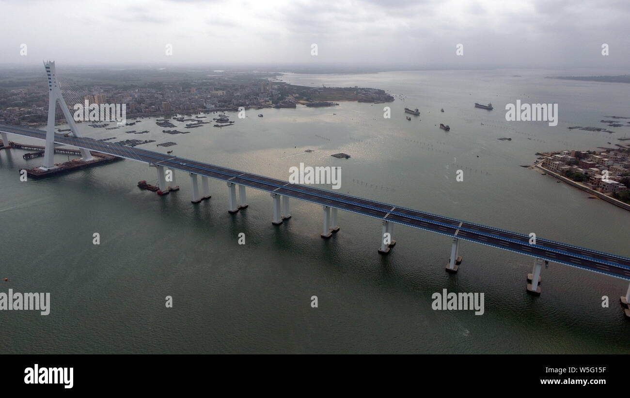 The Haiwen Bridge, China's first cross-sea bridge crossing active ...