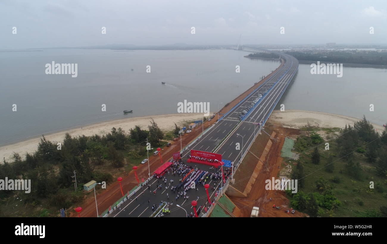 The Haiwen Bridge, China's first cross-sea bridge crossing active ...