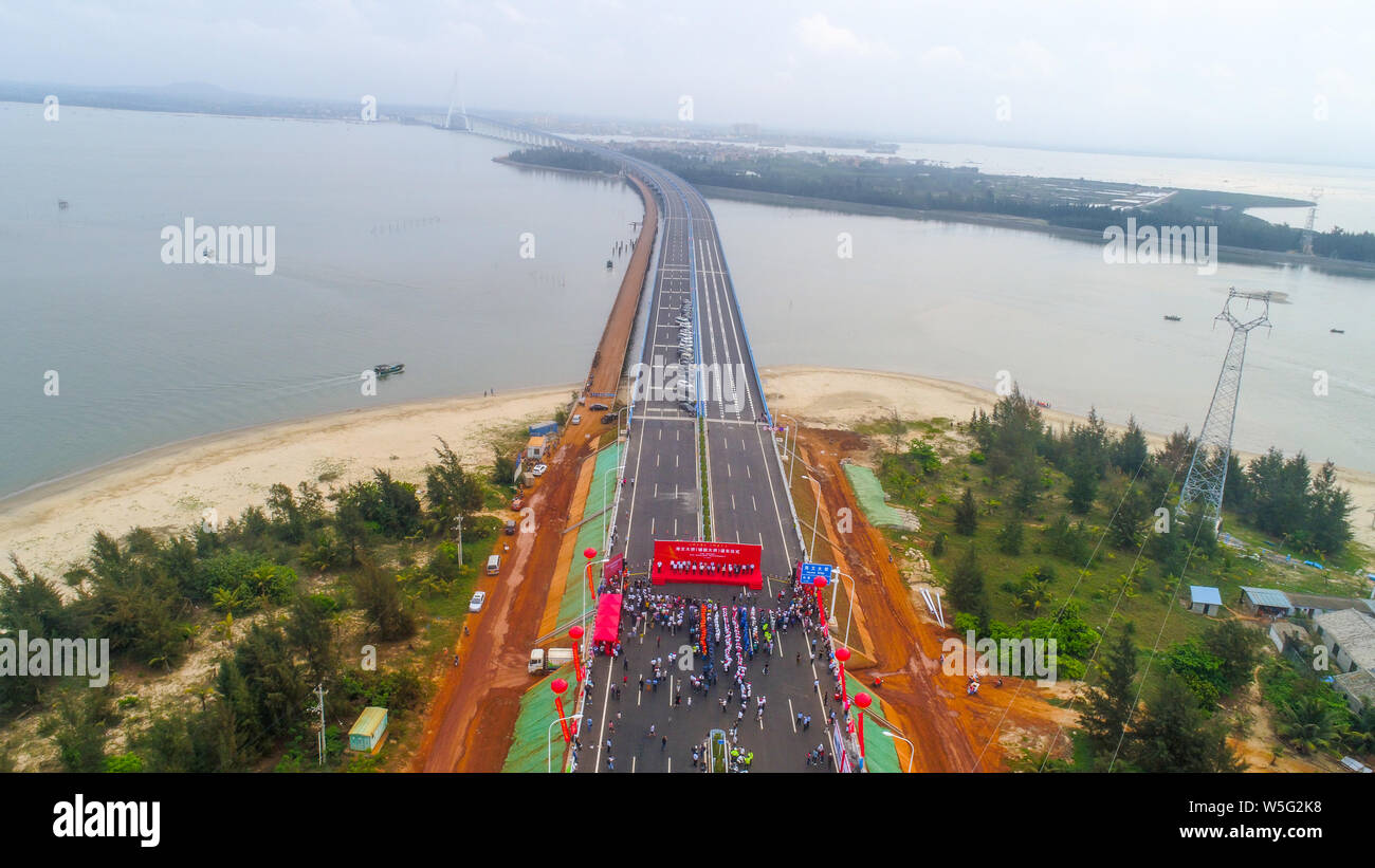 The Haiwen Bridge, China's first cross-sea bridge crossing active ...
