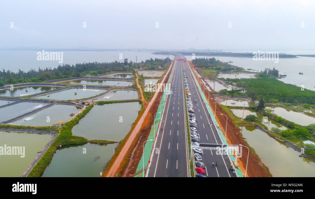 The Haiwen Bridge, China's first cross-sea bridge crossing active ...