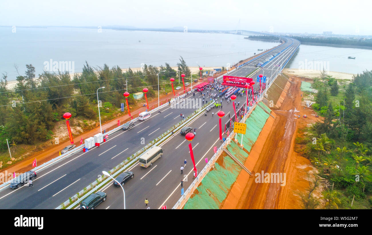 The Haiwen Bridge, China's first cross-sea bridge crossing active ...