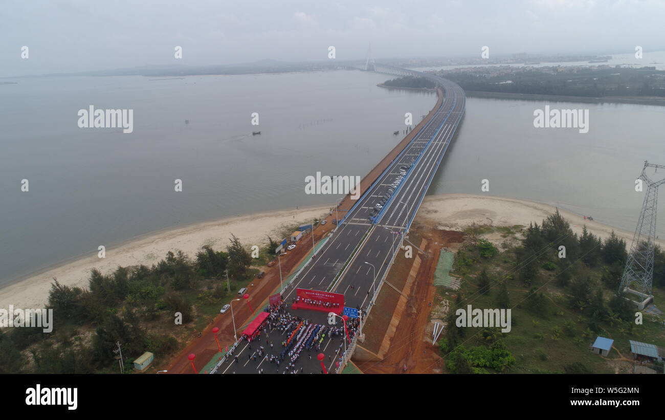 The Haiwen Bridge, China's first cross-sea bridge crossing active ...