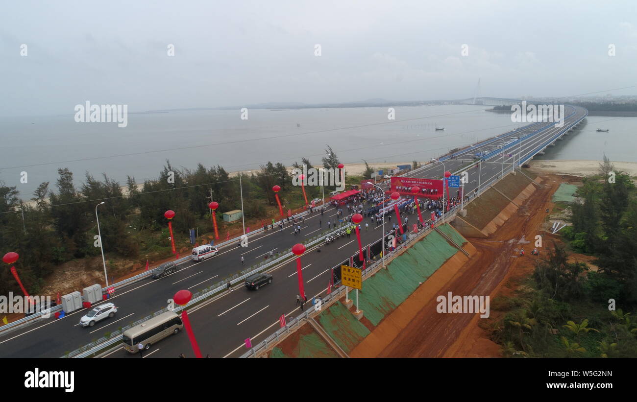 The Haiwen Bridge, China's first cross-sea bridge crossing active ...