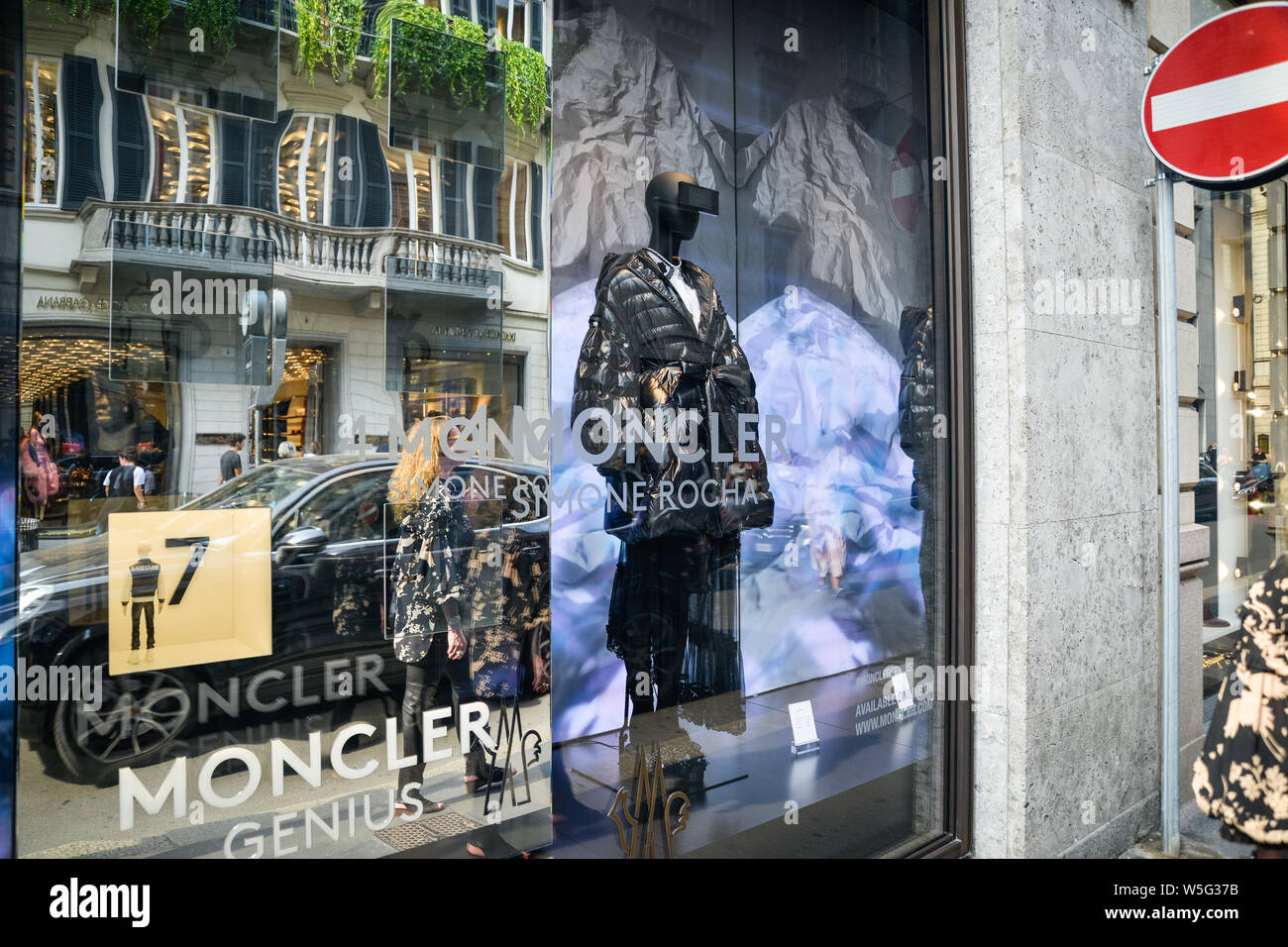 Moncler shop window hi-res stock photography and images - Alamy