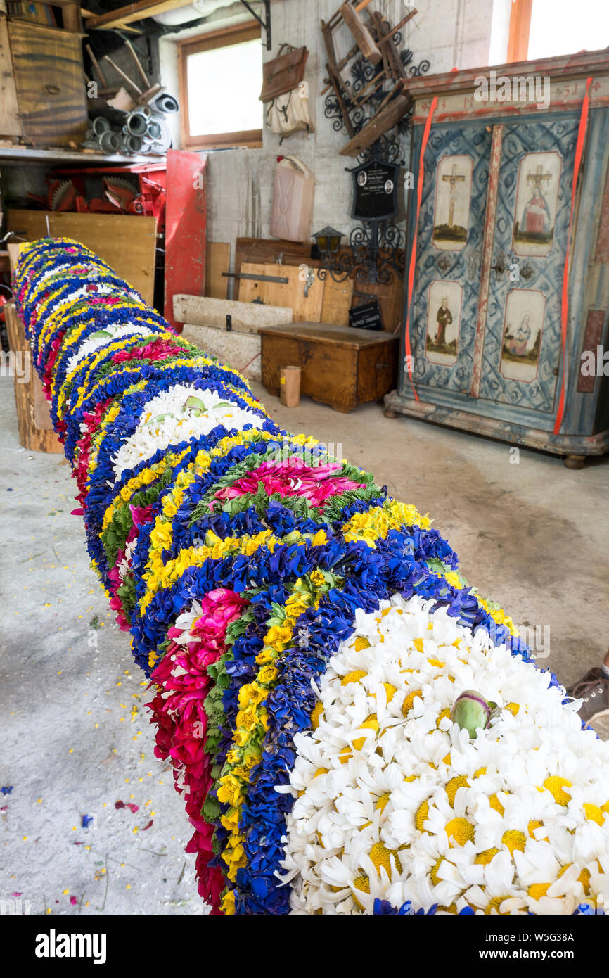 Austrian folklore hi-res stock photography and images - Alamy