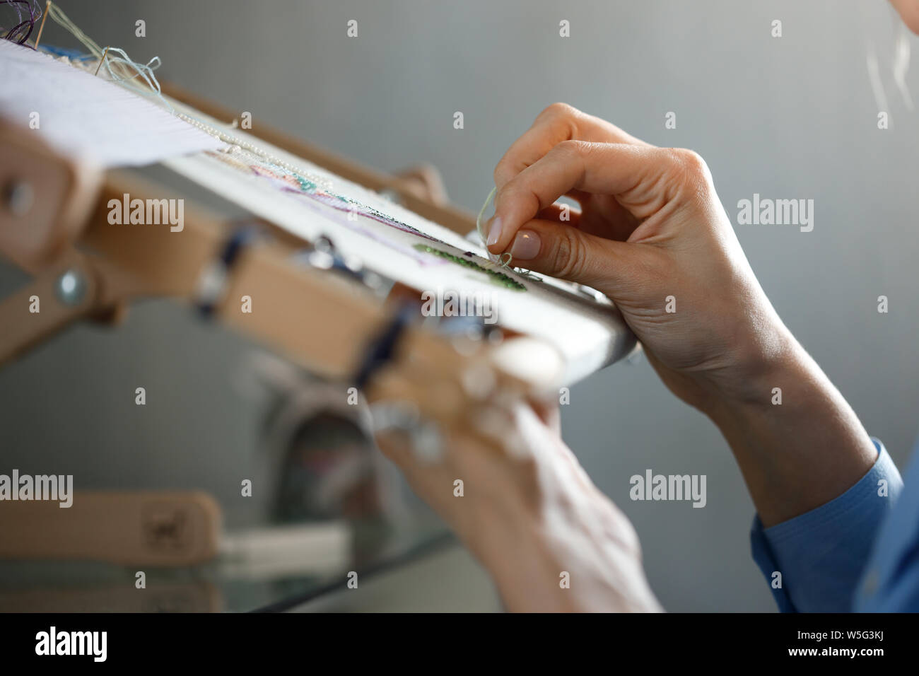 Embroidery process hi-res stock photography and images - Alamy