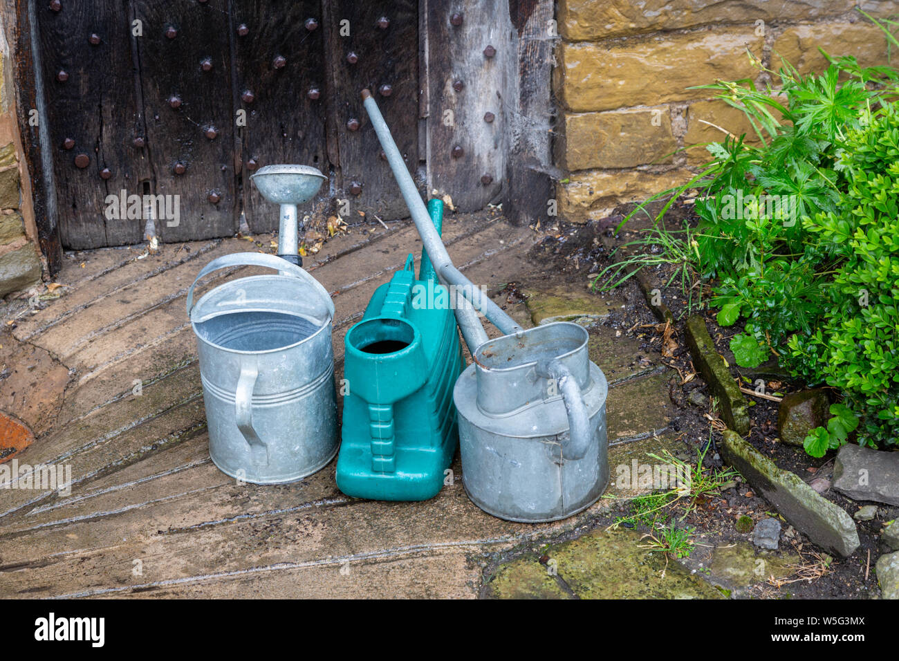 Types of watering cans hi-res stock photography and images - Alamy