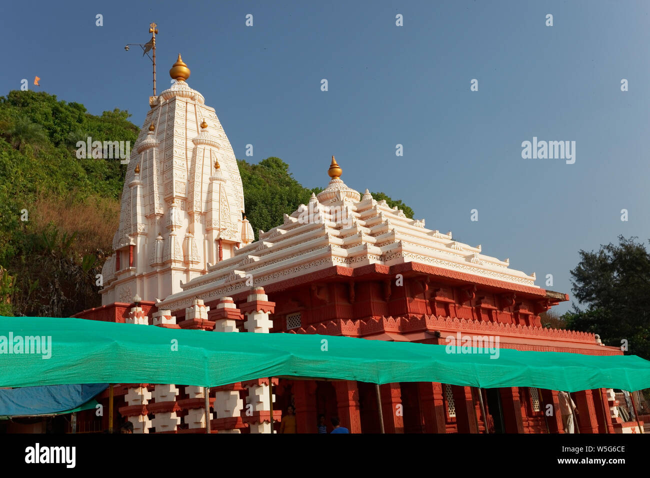 Ganesha temple at Ganapatipule beach, Ratnagiri, Maharashtra, India ...