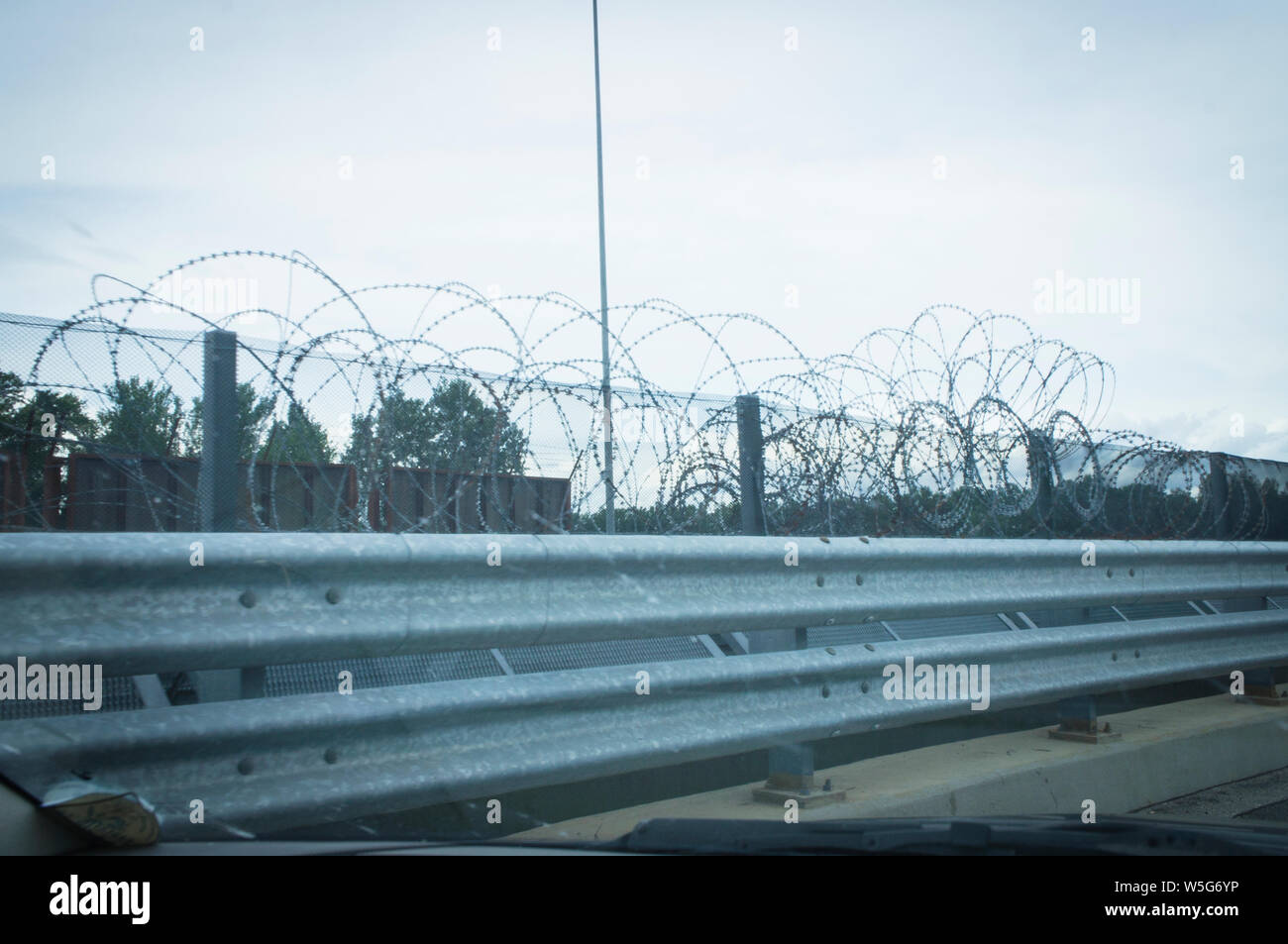 Hungary border fence hi-res stock photography and images - Alamy