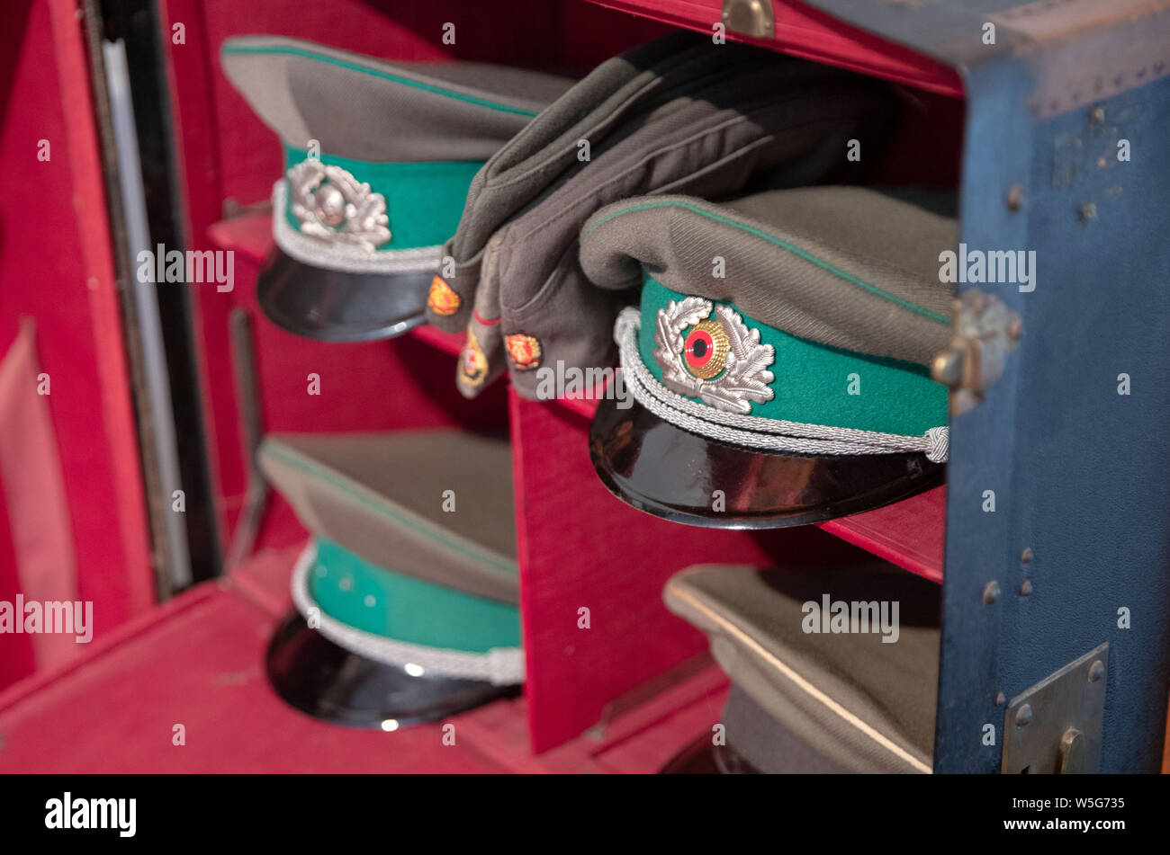 Gdr border guards hi-res stock photography and images - Alamy