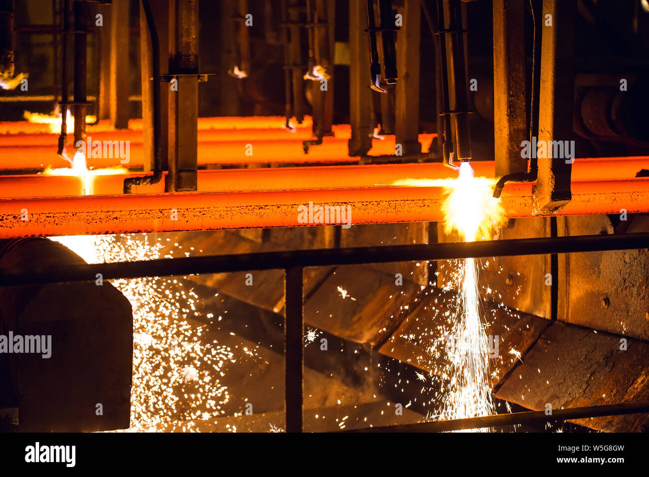 Torch Cutting Steel Slab Hi Res Stock Photography And Images Alamy