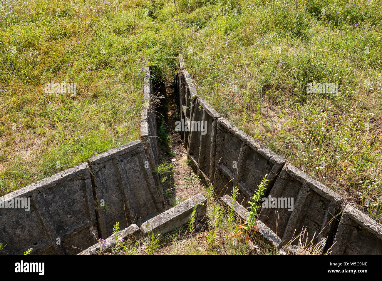 Entrenchment hi-res stock photography and images - Alamy