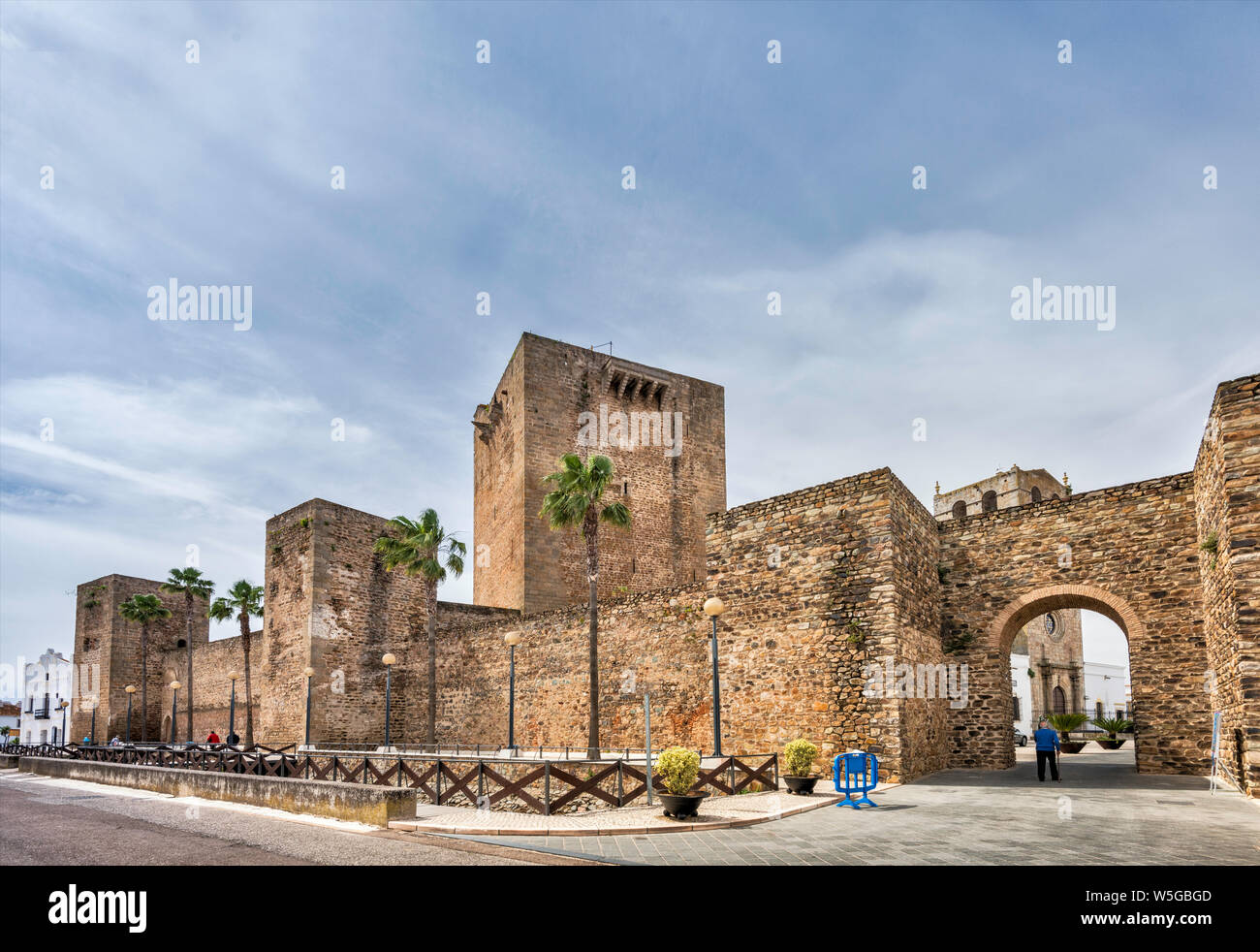 Castillo de Olivenza, 13th century castle, Puerta de San Sebastian on ...