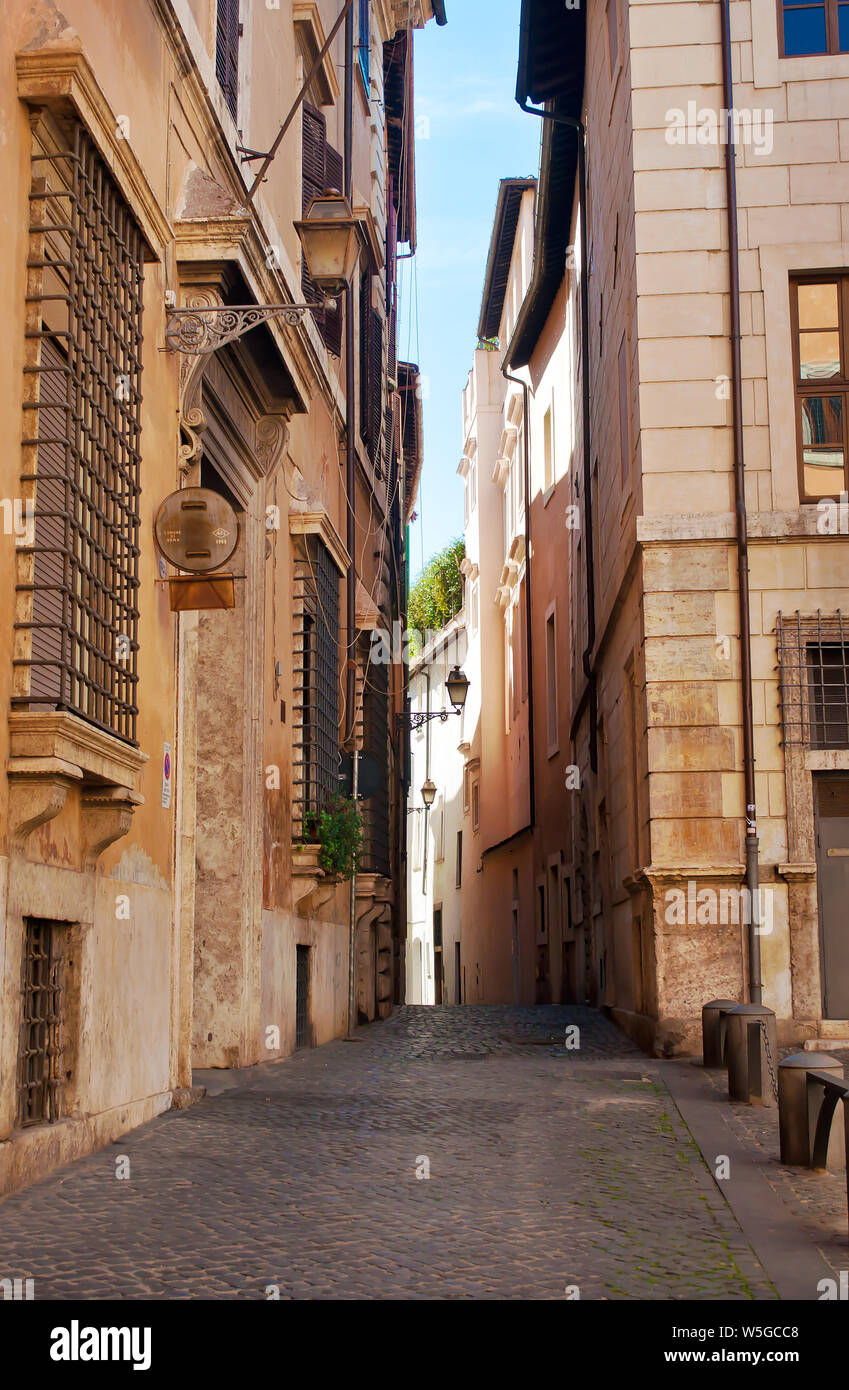 Beautiful old buildings the center of rome hi-res stock photography and ...