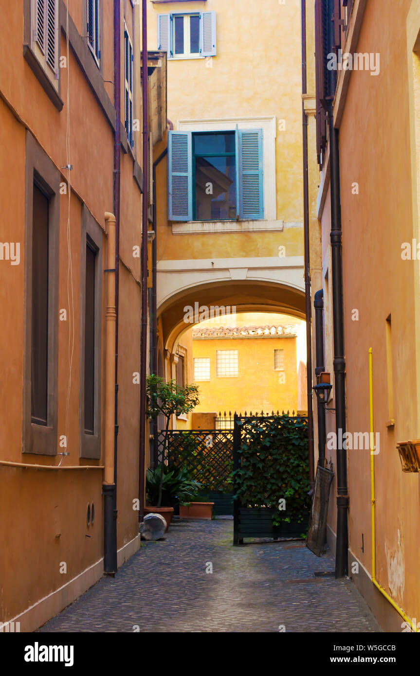 Beautiful old buildings the center of rome hi-res stock photography and ...