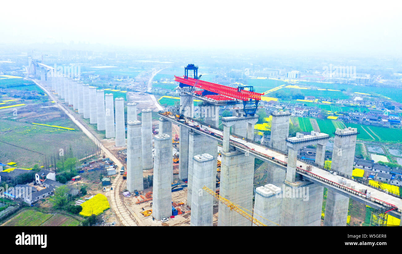 Wufengshan yangtze river bridge hi-res stock photography and images - Alamy