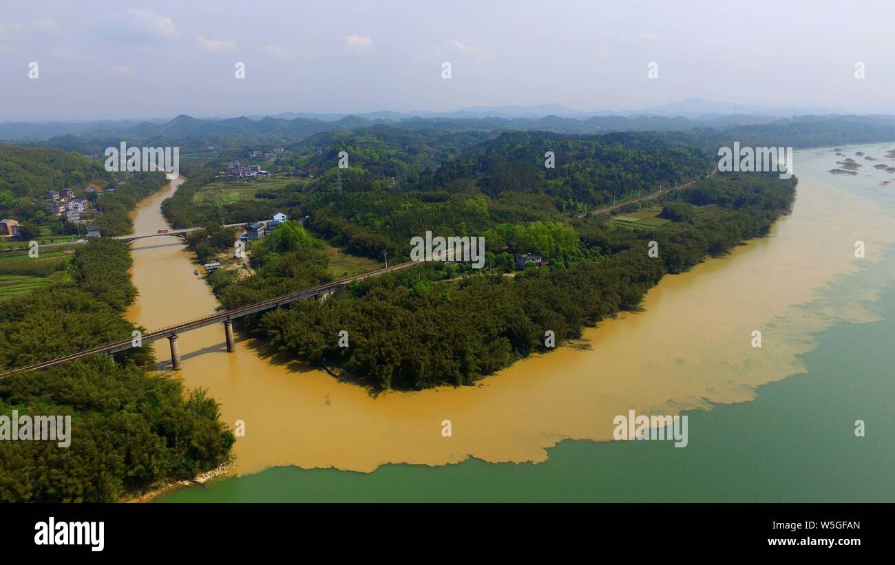 The clean Rong River meets the Baojiang River in Rong'an county ...