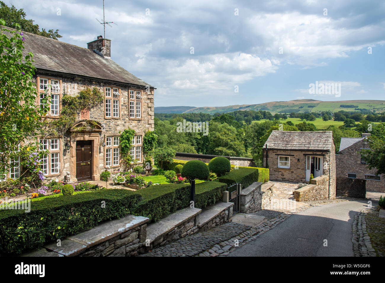 Kirkby lonsdale hi-res stock photography and images - Alamy