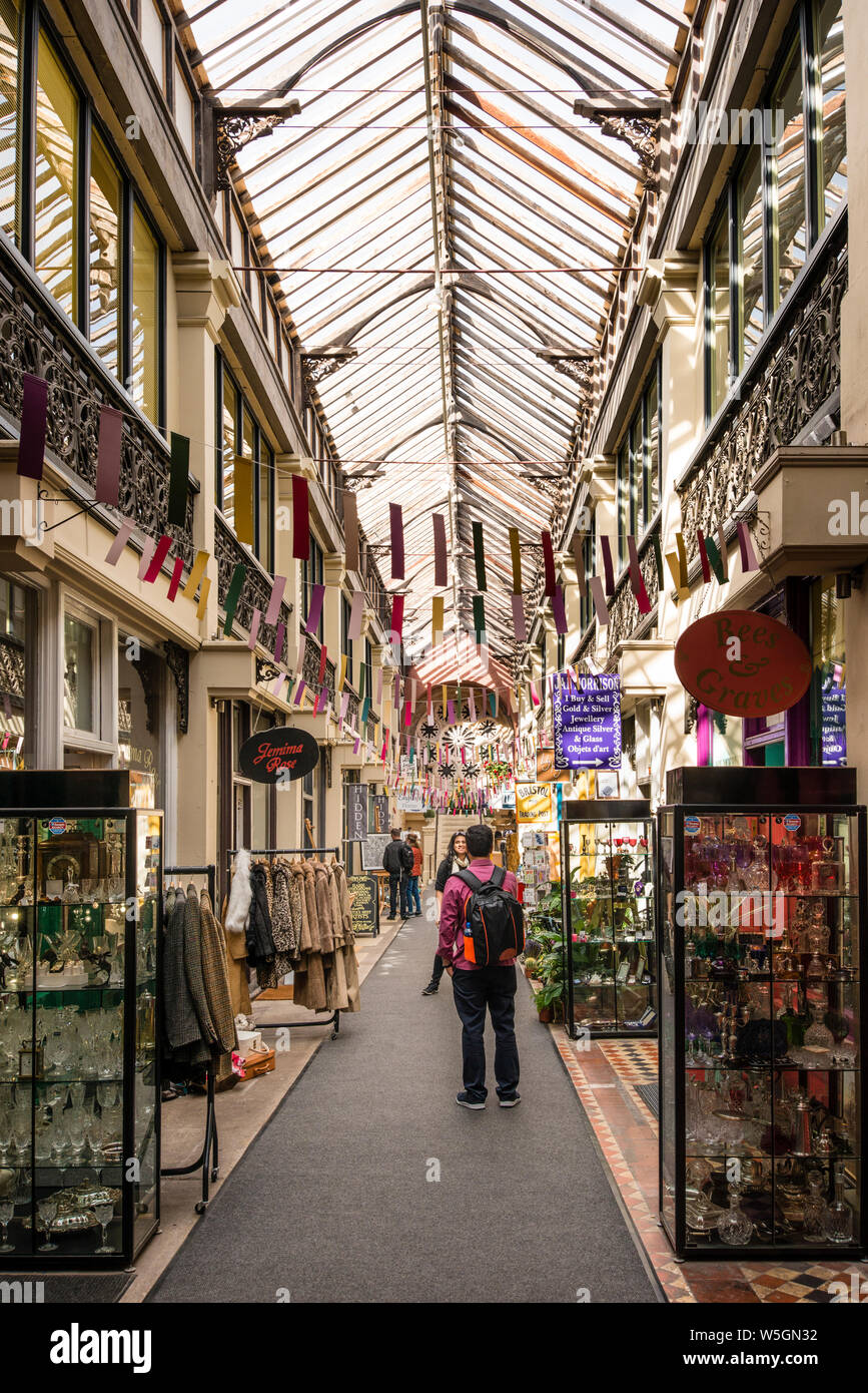 Bristol independent shops hi-res stock photography and images - Alamy