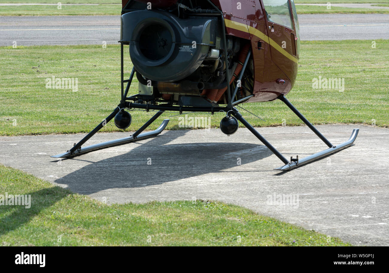 Robinson r22 helicopter hi-res stock photography and images - Alamy