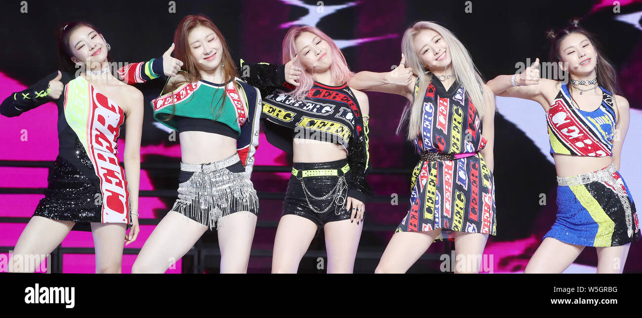 S. Korean girl group ITZY South Korean girl group ITZY performs during ...