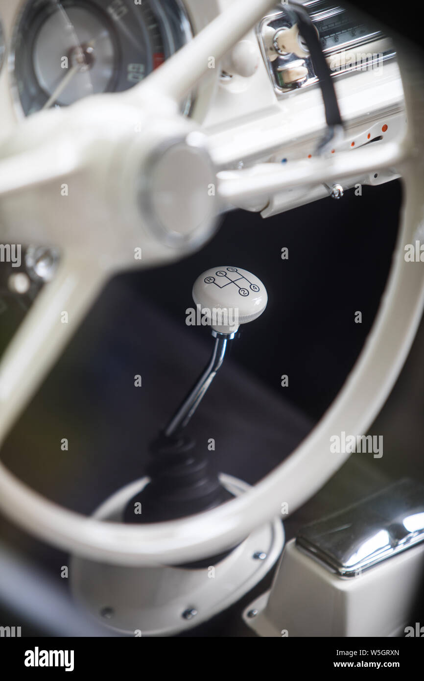 Ball gear lever hi-res stock photography and images - Alamy
