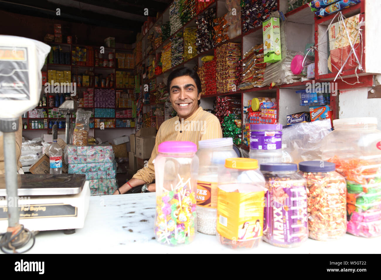 Kirana shop hi-res stock photography and images - Alamy