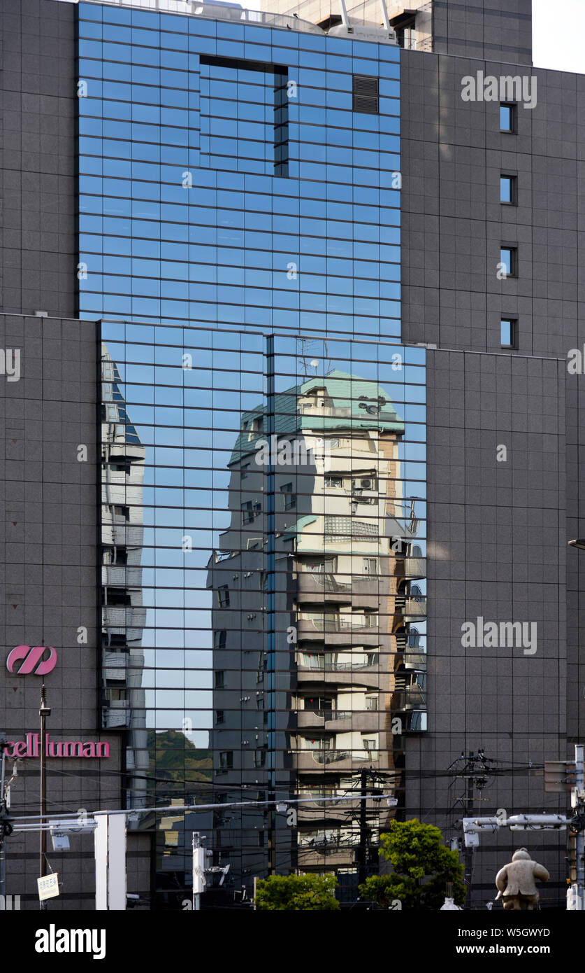 Architectural reflection hi-res stock photography and images - Alamy