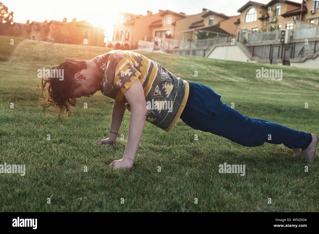 Muscle man skinny man hi-res stock photography and images - Alamy