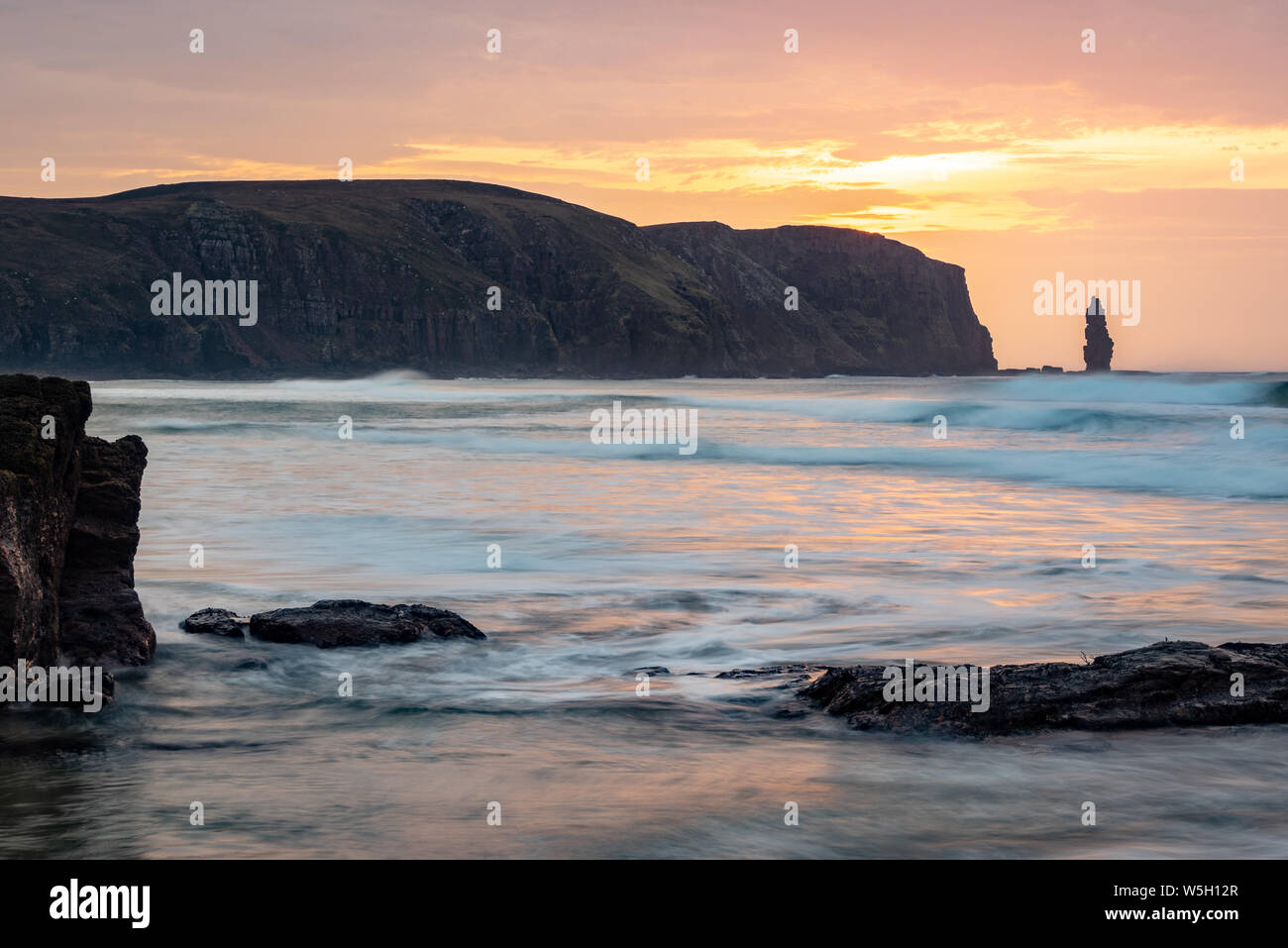 Am Buachaille sea stack at sunset, Sandwood Bay, Scotland, United ...