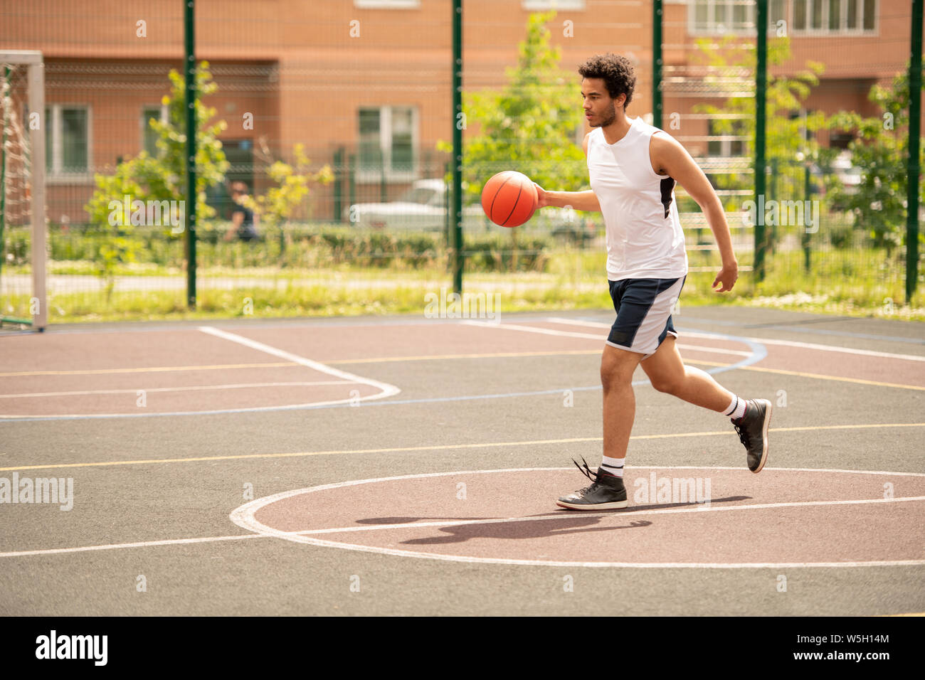 Basketballer hi-res stock photography and images - Alamy