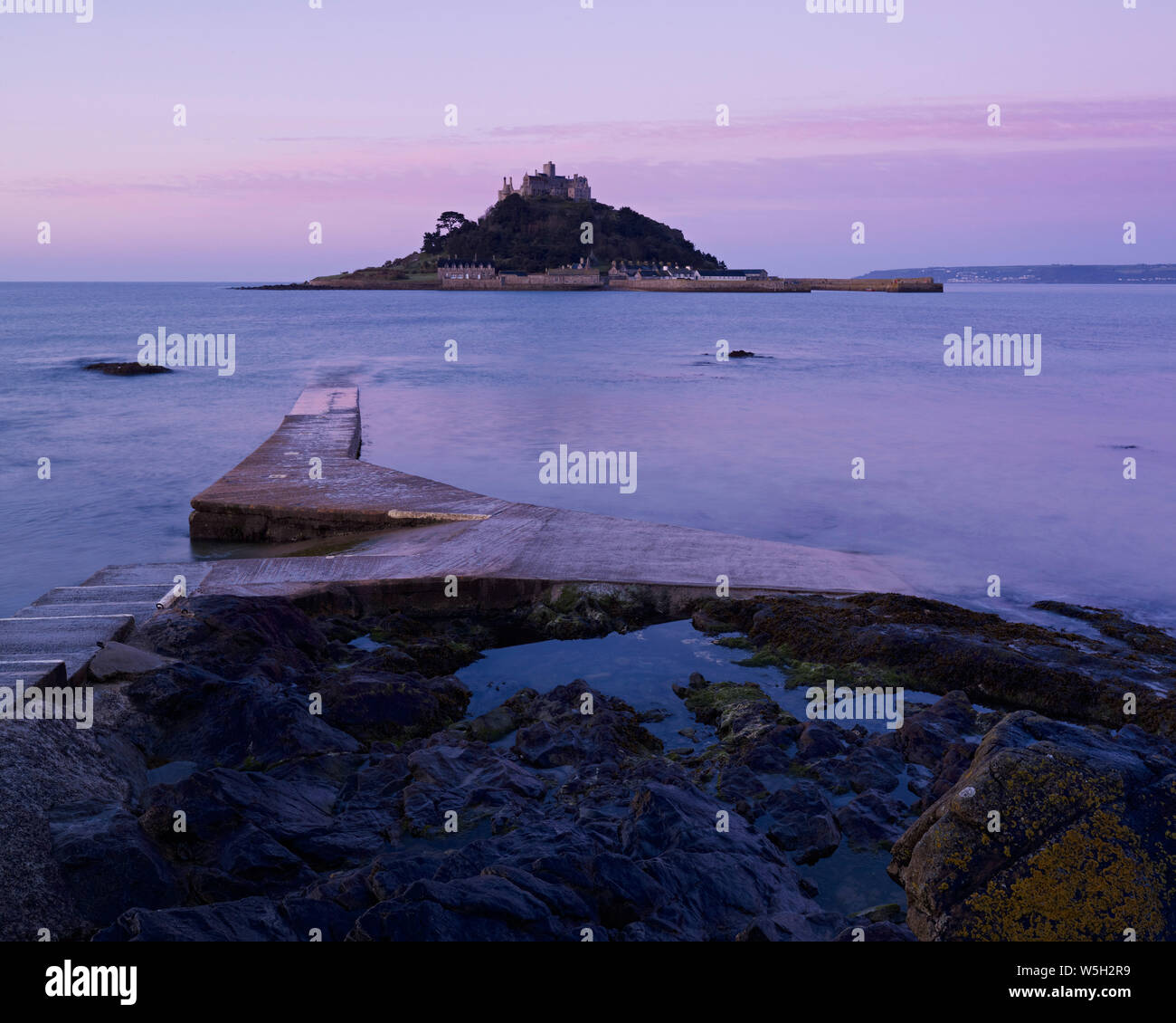 Spring dawn looking at St. Michael's Mount in Marazion, Cornwall ...