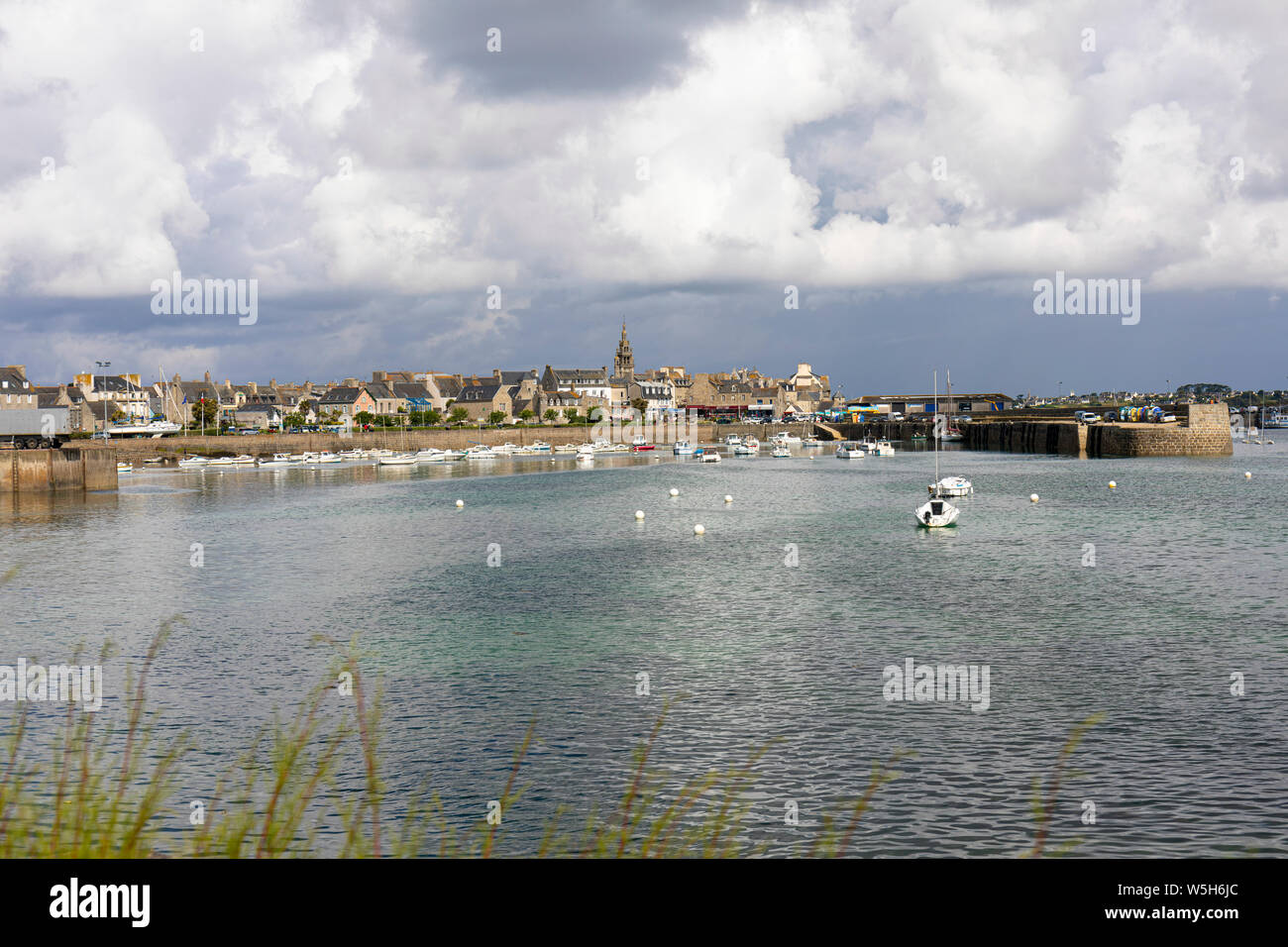 The historic fishing and trading port of Roscoff Stock Photo - Alamy