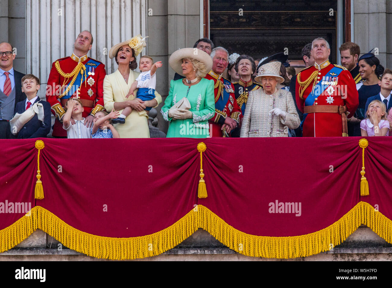 Trooping the Colour, The Queen's Birthday Parade celebrations outside ...