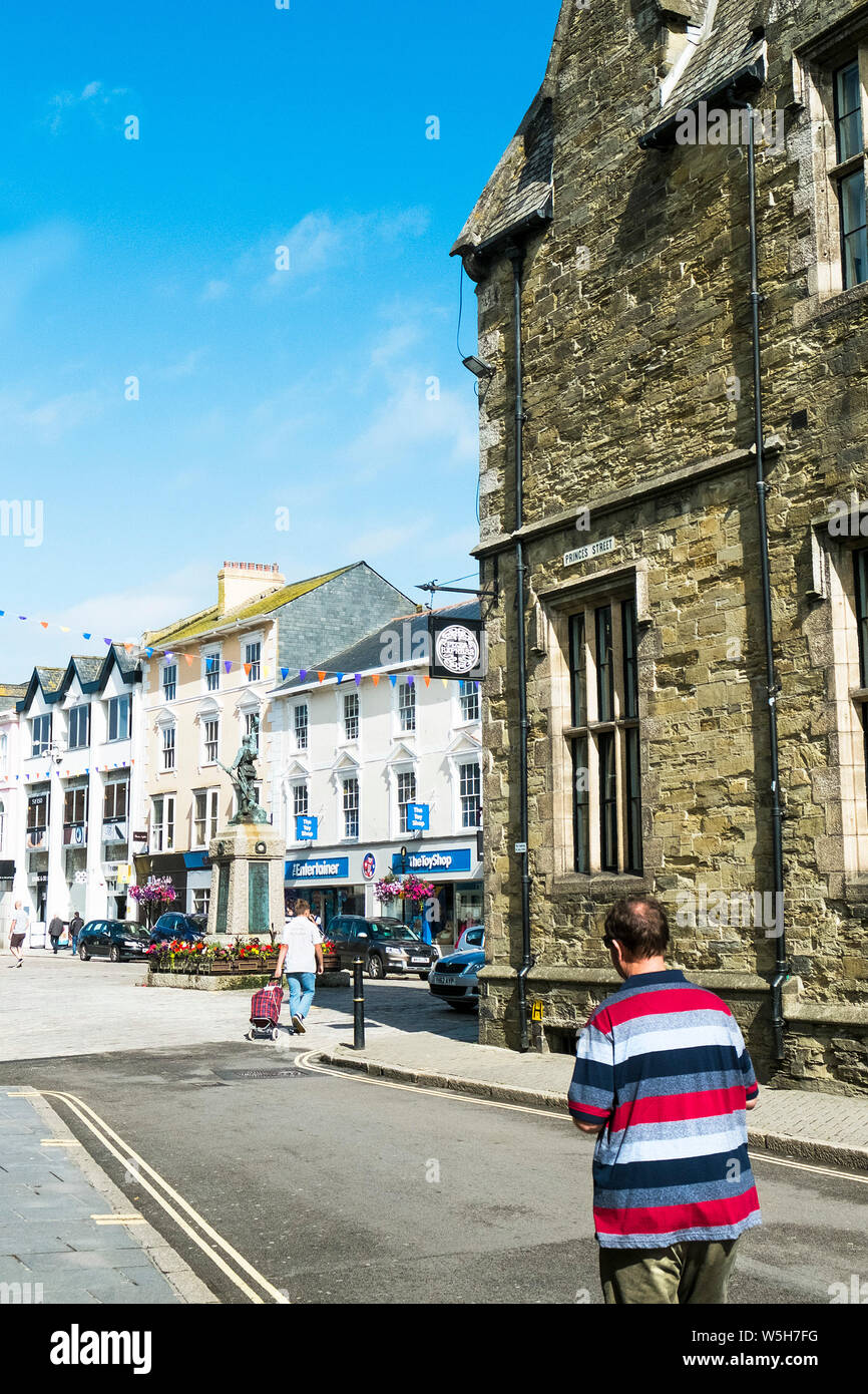 A street scene in Truro City Centre in Cornwall Stock Photo - Alamy