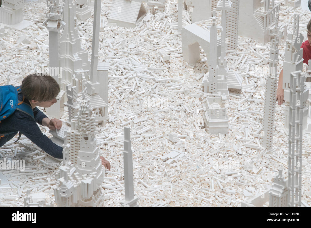 Olafur eliassons cubic structural evolution project 2004 artwork hi-res ...