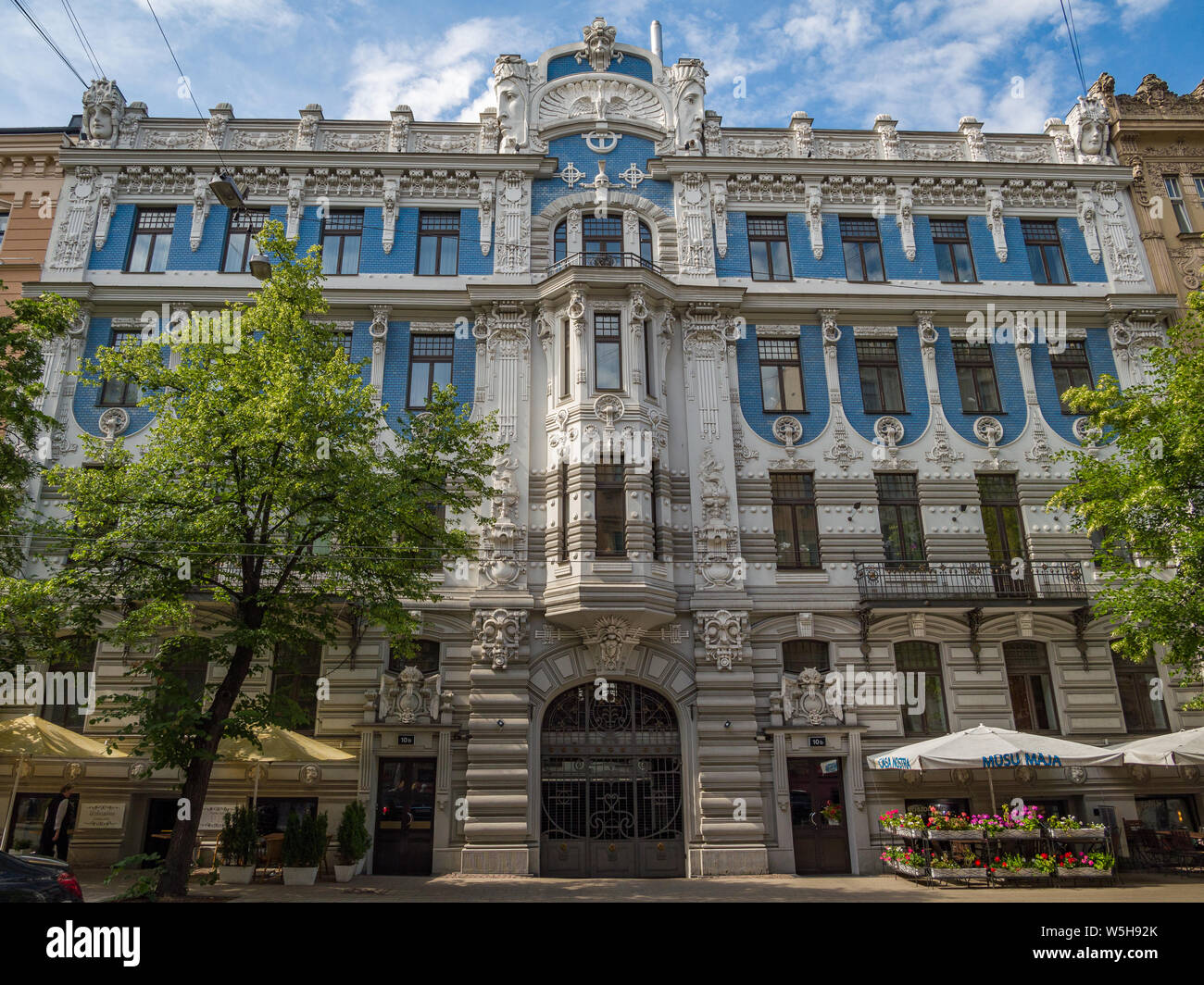 Belle epoque sculpture hi-res stock photography and images - Alamy
