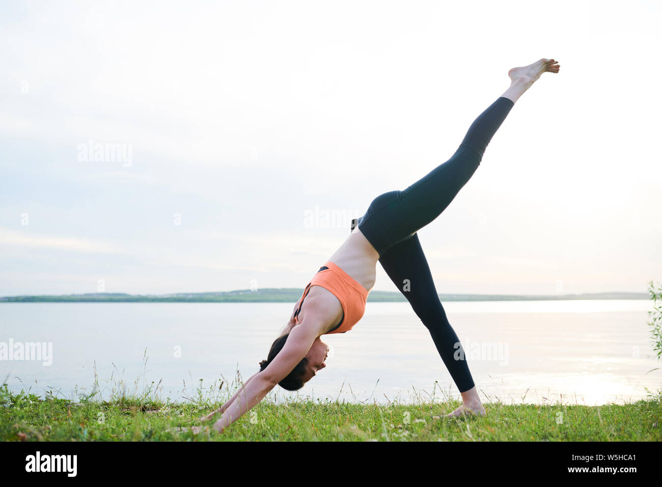 Three legged woman hi-res stock photography and images - Alamy