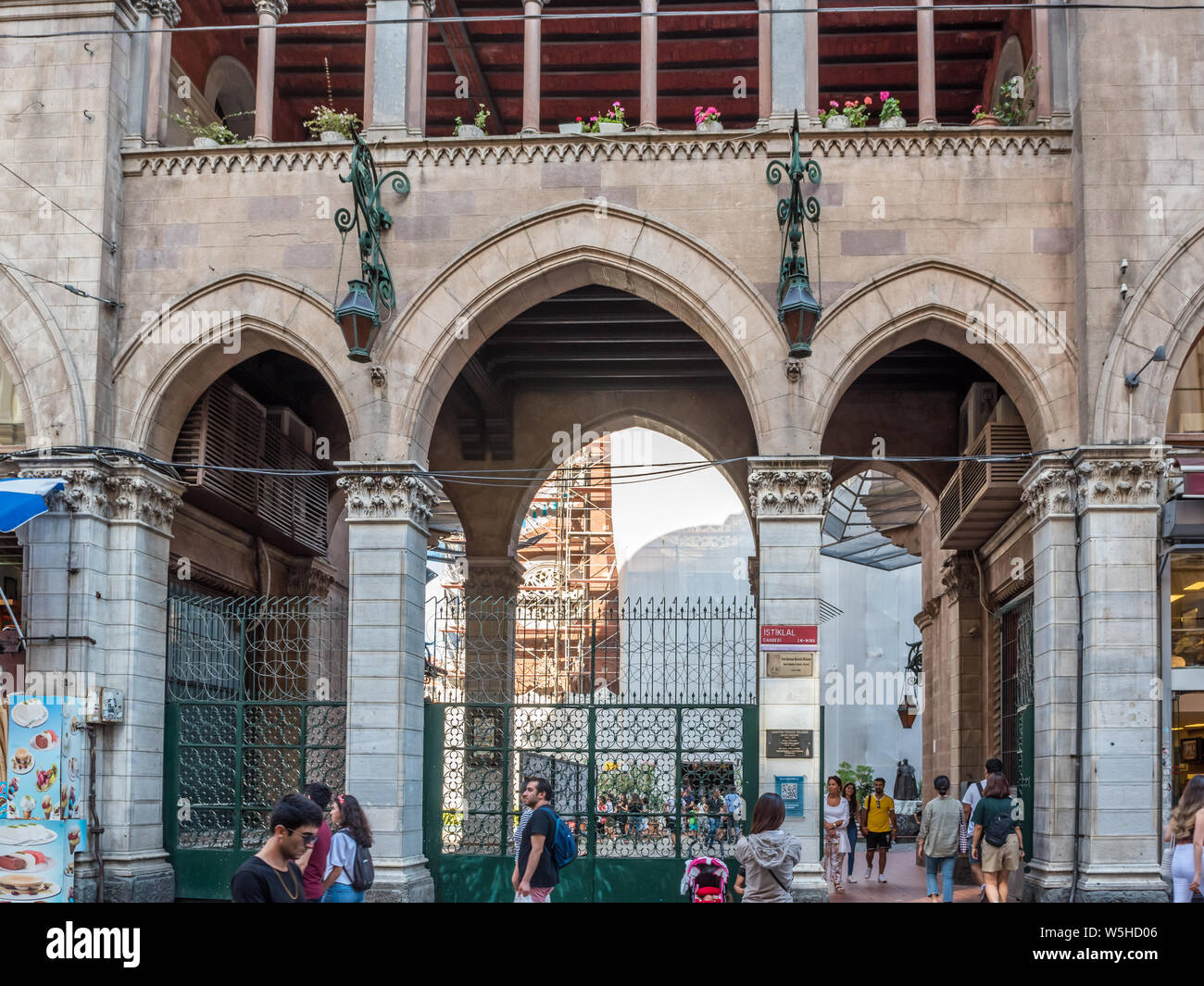 Sent antuan bazilikasi hi-res stock photography and images - Alamy