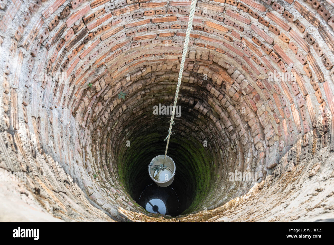 Extraction wells hi-res stock photography and images - Alamy