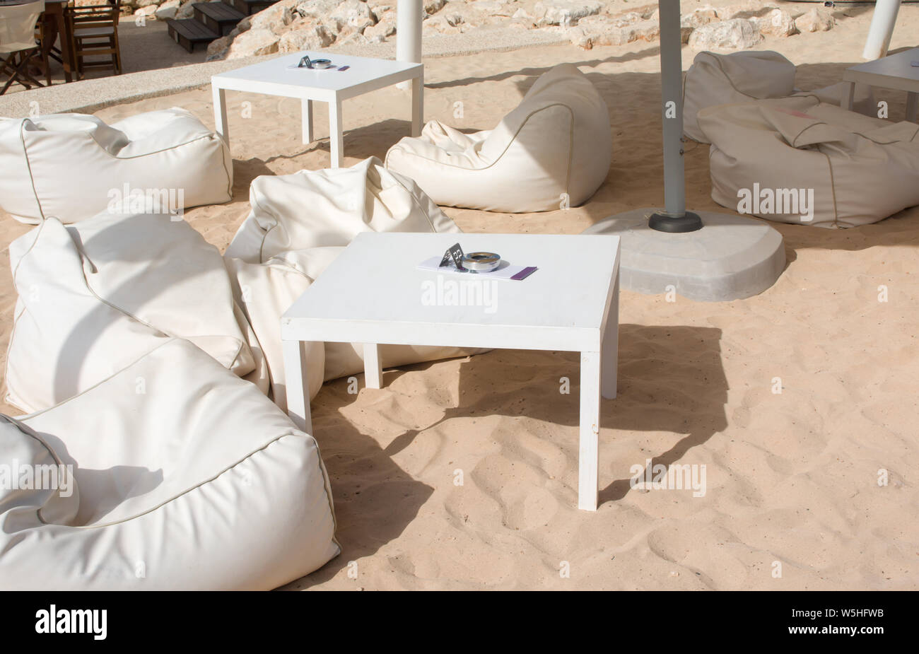 Scenic beachside cafe hi-res stock photography and images - Alamy