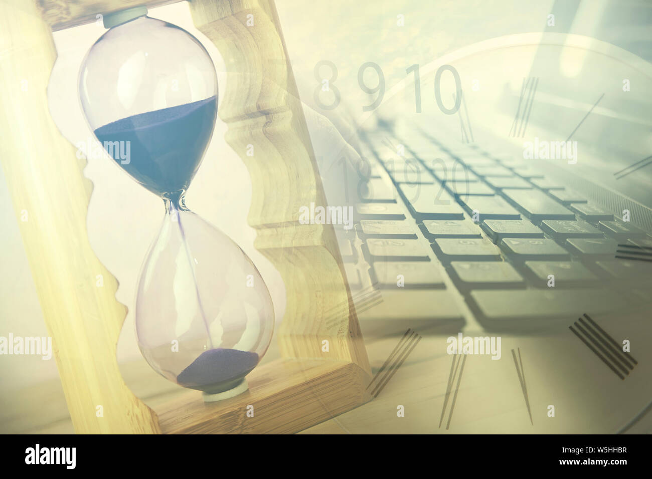 Internet speed clock hi-res stock photography and images - Alamy