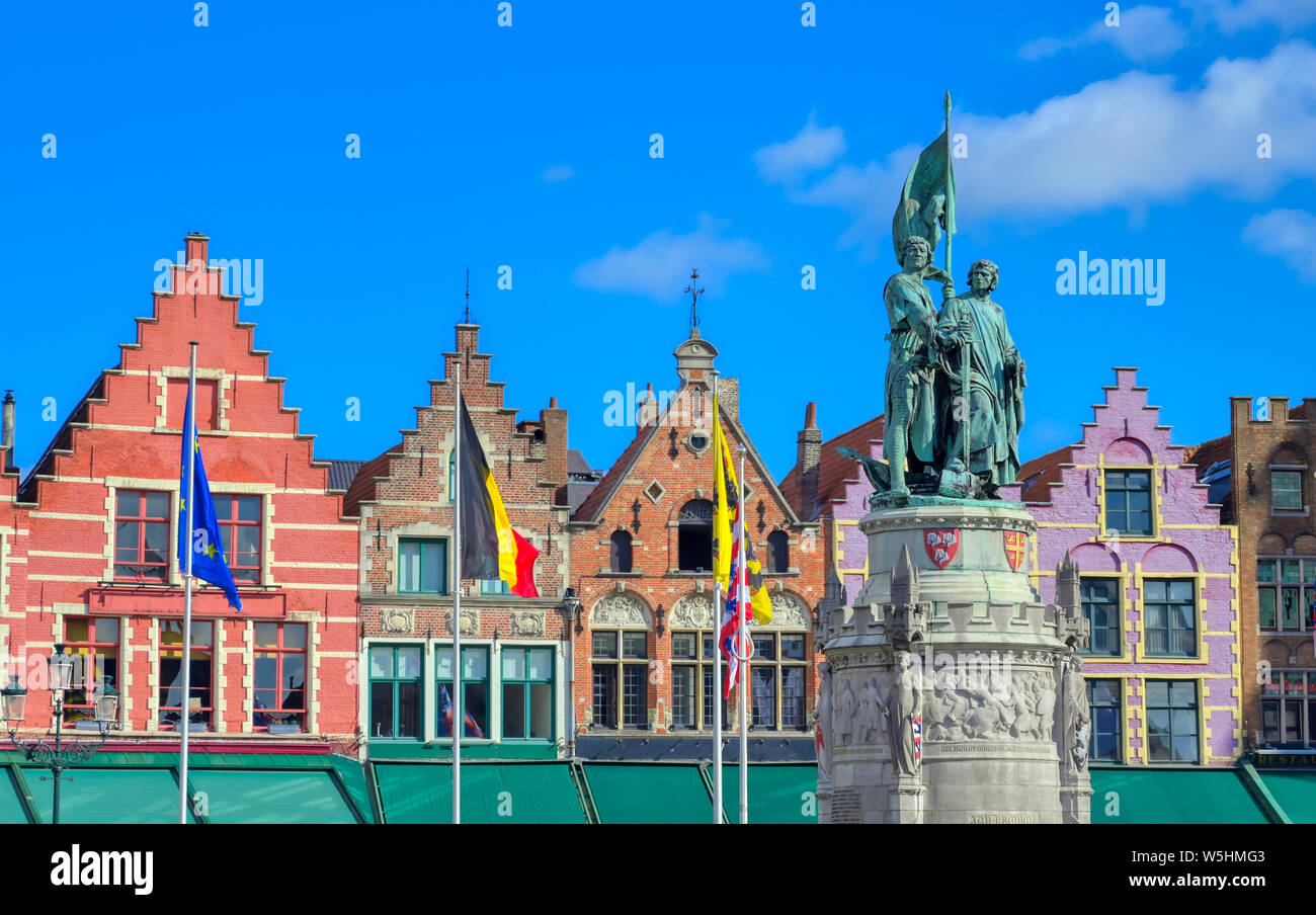 The historical city center and Market Square (Markt) in Bruges (Brugge ...