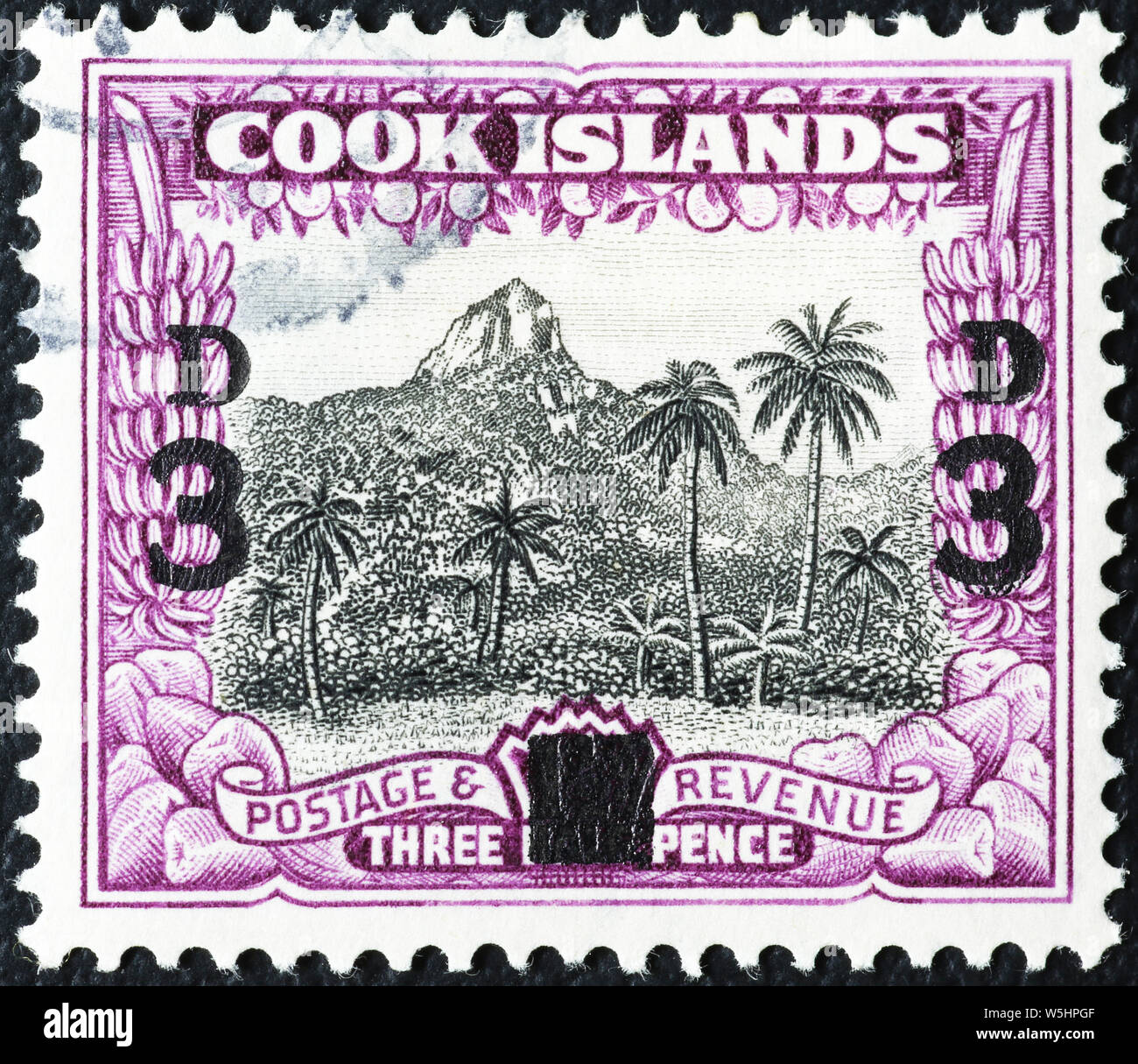 Ancient postage stamp of Cook islands Stock Photo - Alamy
