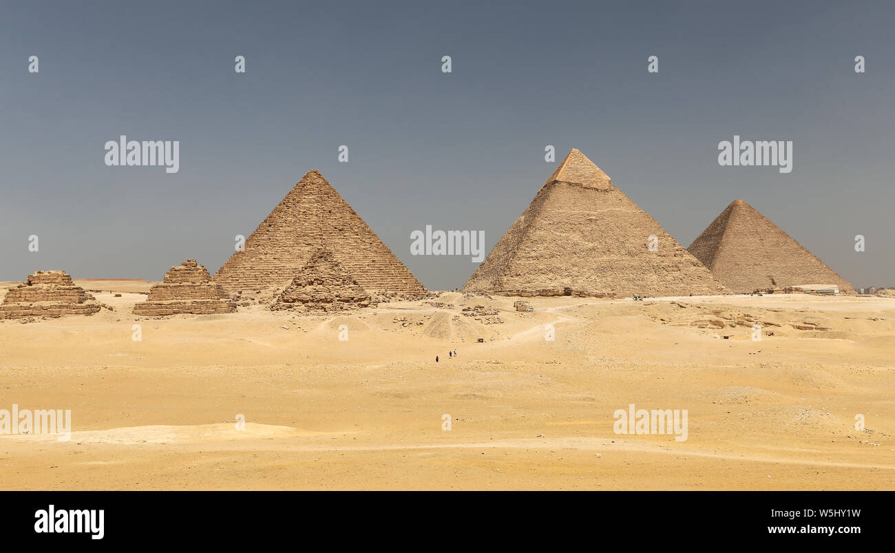Giza pyramid complex city hi-res stock photography and images - Alamy
